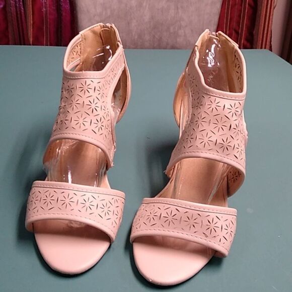 Angel Steps | Shoes | Angel Steps 3inch Heel Sandals Zipper Back Tan ...